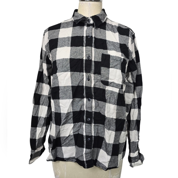 Universal Thread | Tops | Universal Thread Plaid Black White Button ...
